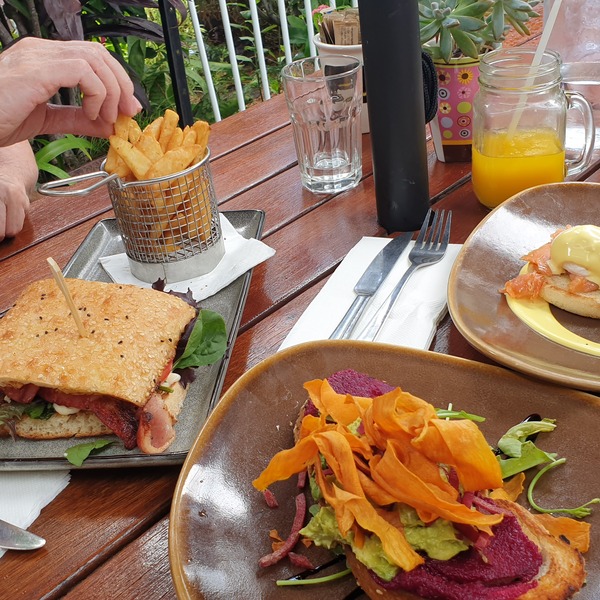 ローカル地元カフェ、レストラン同行 | シドニー | ロコタビ